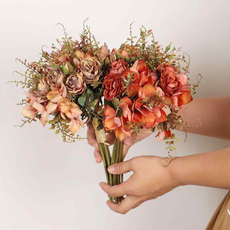 2個セット花束 レディース 仿真花 蔷薇 バラ アジサイ 造花 ウェディングブーケ ブライダルブーケ インテリア 雑貨 飾り 花 贈り物 ギフト オレンジ イエロー系・素材: 絹花・タイプ: 花束・カラー: オレンジ.イエロー