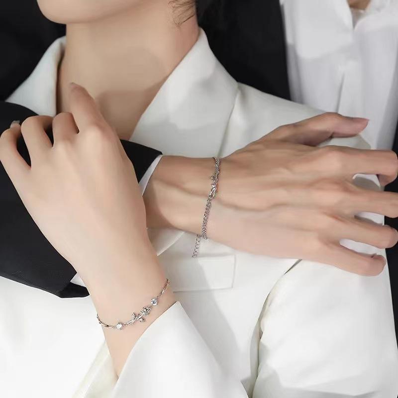 ブレスレット レディース 925シルバー バラモチーフ 腕輪 エレガント おしゃれ かわいい アクセサリー ギフト プレゼント 女性 彼女・処理方法: 電気メッキ・デザイン: 花・色: 女性用, 男性用・純度: 925シルバー・流行の要素:...