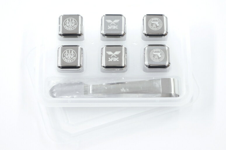 長時間冷却をキープしたい方にぴったりの「金属製キューブ」。 氷のように型崩れすることなく、 メタルボディ+冷却水封入でしっかり冷却！ おしゃれな刻印入りデザイン！ ステンレス製のクールな刻印が施されており インテリアでお使いした場合でも、ち...