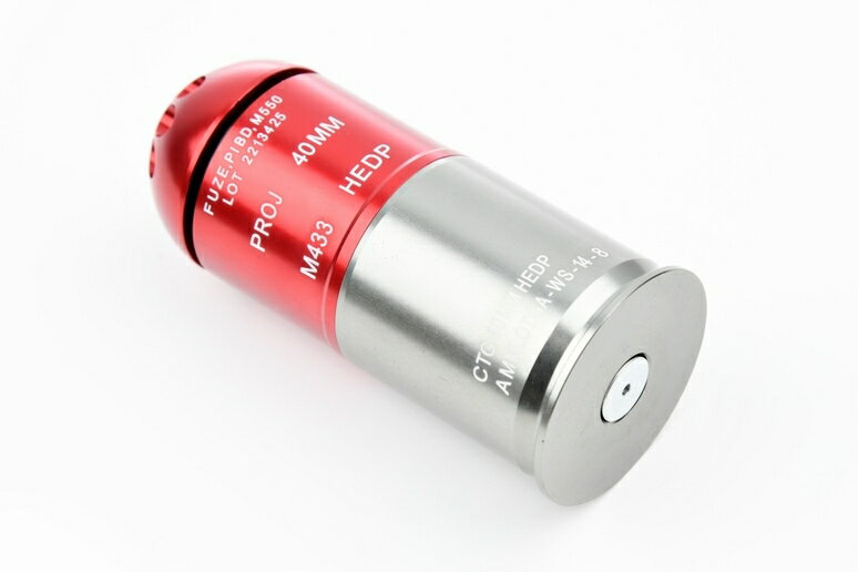 グレネードランチャー対応 A.A.CUSTOM製96発型 40MM ガスカート RED エアソフト グレネードランチャーに対応したメタルガスカート 一般的な40MMサイズで多くのランチャーに対応！ 爆音と共に6mmBB弾96発の一斉噴射が行...