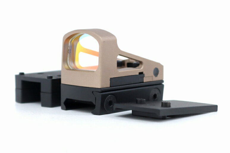 SHIELD RMS をモデルにしたレプリカドットサイト。 20mmレール対応マウントに本体が載っています。 付属のスペーサーを間に挟む事で高さを変える事が出来ます。 グロック用マウントも付属し、リアサイトと交換してグロックへの搭載も行えま...