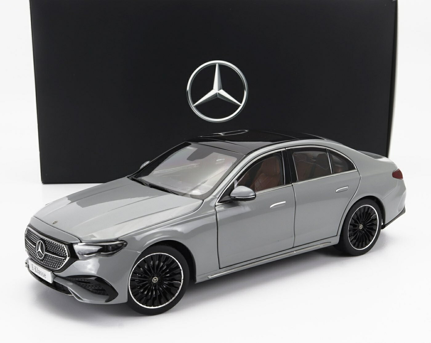 ▶ PRODUCT DETAILS メーカー I-Scale スケール 1/18 商品状態 新品 ⚠ 海外製品に関するご案内 本製品は精密ディスプレイモデルのため、製造工程上、個体差が見られる場合がございます。微細な...