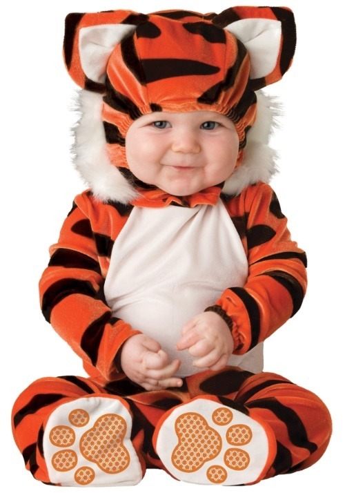 可愛いトラをモチーフにした幼児用コスプレ衣装です。ハロウィン、仮装パーティー、動物園イベントに最適な愛らしいデザイン。 ▶ セット内容 ✓ ボディスーツ ✓ フード ※ 記載以外の小物は付属しません。...