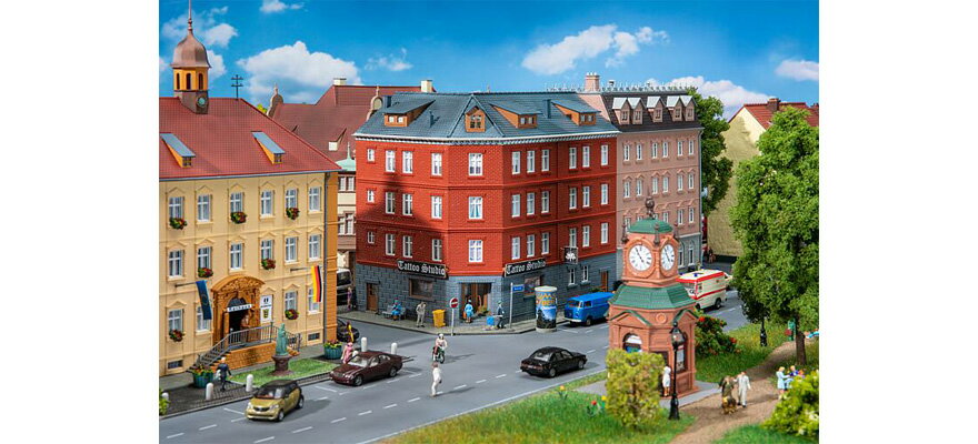 商品詳細 メーカー Faller スケール H0 電源方式 デジタルデコーダー 非搭載 お届け時期 お届けの目安の記載を必ずご確認ください。 在庫について 在庫管理に関しましては細心の注意を払っておりますが、他サイトとの併売の為、在庫切れの...