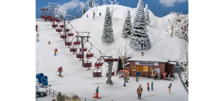 商品詳細 メーカー Faller スケール H0 電源方式 デジタルデコーダー 非搭載 お届け時期 お届けの目安の記載を必ずご確認ください。 在庫について 在庫管理に関しましては細心の注意を払っておりますが、他サイトとの併売の為、在庫切れの...