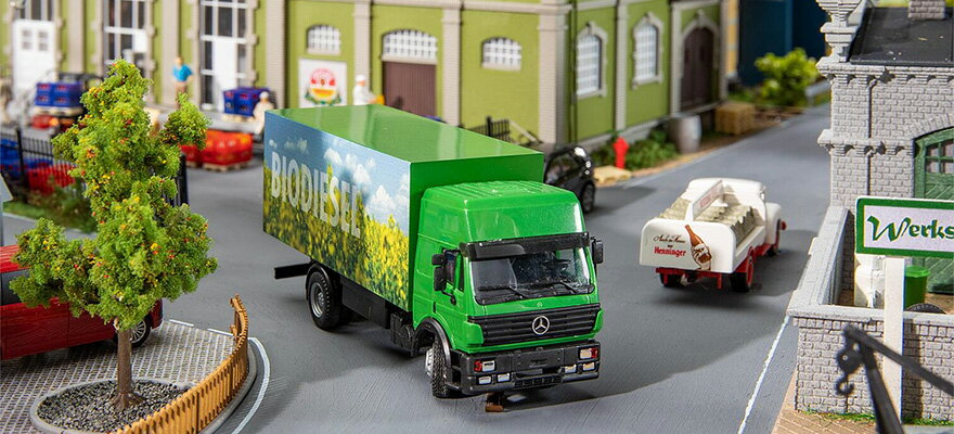 商品詳細 メーカー Faller スケール H0 電源方式 デジタルデコーダー 非搭載 お届け時期 お届けの目安の記載を必ずご確認ください。 在庫について 在庫管理に関しましては細心の注意を払っておりますが、他サイトとの併売の為、在庫切れの...