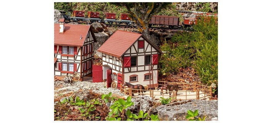 商品詳細 メーカー Faller スケール G 電源方式 デジタルデコーダー 非搭載 お届け時期 お届けの目安の記載を必ずご確認ください。 在庫について 在庫管理に関しましては細心の注意を払っておりますが、他サイトとの併売の為、在庫切れの場...