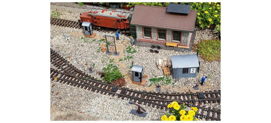 商品詳細 メーカー Faller スケール G 電源方式 デジタルデコーダー 非搭載 お届け時期 お届けの目安の記載を必ずご確認ください。 在庫について 在庫管理に関しましては細心の注意を払っておりますが、他サイトとの併売の為、在庫切れの場...