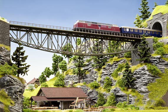 商品詳細 メーカー Noch スケール H0 電源方式 デジタルデコーダー 非搭載 お届け時期 お届けの目安の記載を必ずご確認ください。 在庫について 在庫管理に関しましては細心の注意を払っておりますが、他サイトとの併売の為、在庫切れの場合...