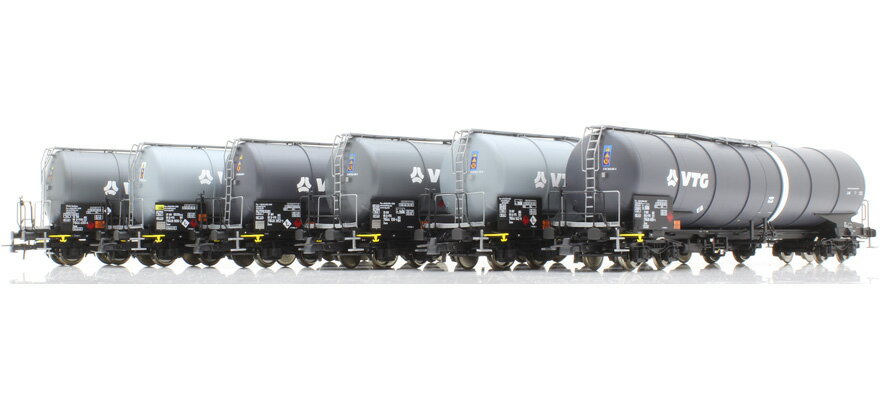 商品詳細 メーカー Roco スケール H0 電源方式 DC デジタルデコーダー 非搭載 お届け時期 お届けの目安の記載を必ずご確認ください。 在庫について 在庫管理に関しましては細心の注意を払っておりますが、他サイトとの併売の為、在庫切れ...