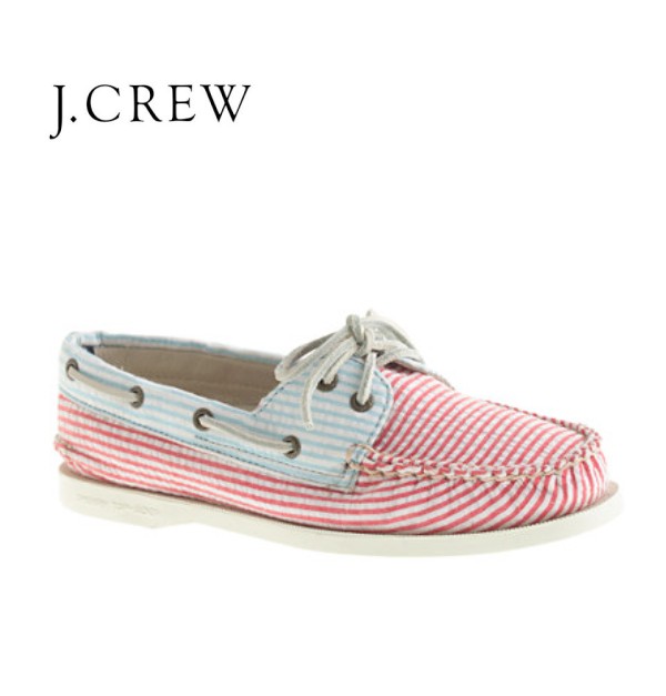 JCREWとTOPSIDERのコラボデッキシューズです。鮮やかなブルーとレッドのシアサッカー地が夏らしいデザインになっています。ジェイクルーのカラーとトップサイダーのデザインがぴったり合った一足です。ソールにはグリップ力に優れたスペリーソー...