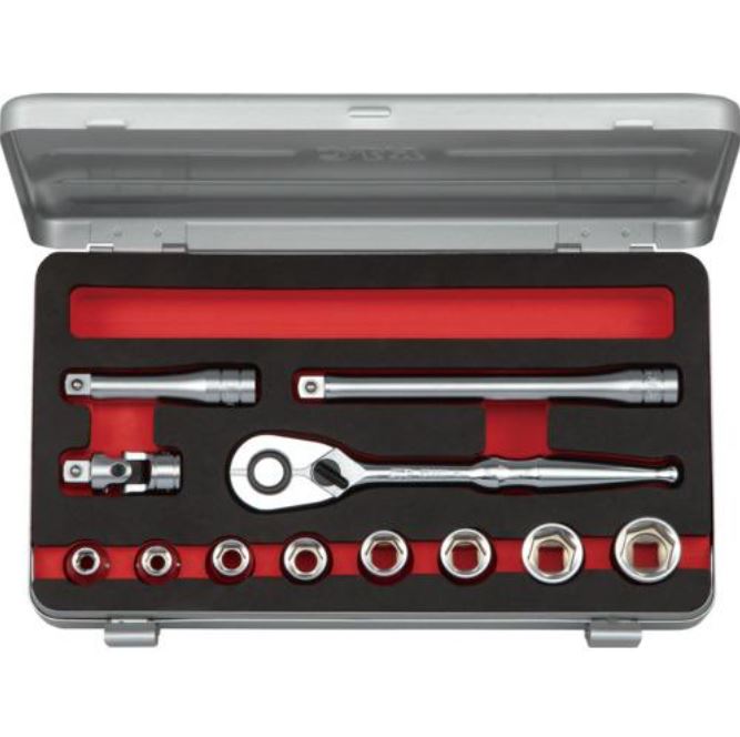 【特長】 ●自動車整備・機械整備に最適です。 ●ユーザーニーズに合わせた入組内容、使い勝手を考えたレイアウトです。 ●9.5sq.ラチェットハンドルは、BR390(90枚ギア)を採用しています。 ●トレイは割れにくく、丈夫で耐久性に優れた樹...