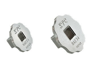 【商品仕様】*ソケットアダプタとは違い、製品単体での早回しが可能です。*凹凸を同位置で合わせてあるのでソケットアダプタに比べ、全長を短縮して使用できます。*マグネットによりソケットの保持及び脱着が容易です。*グリップ部は、滑りにくく早回しし...