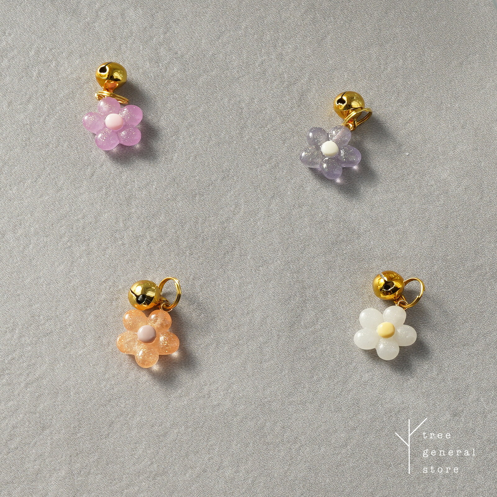 商品説明素材本体：合金 サイズたて約25mm、横約15mm 注意 1.ご使用の際は必ず飼い主の目の届くところでご使用下さい 2.誤って食べたり、飲み込んだりしないようにして下さい 3.犬や猫が嫌がる場合は使用をしないで下さい チャームはこちら