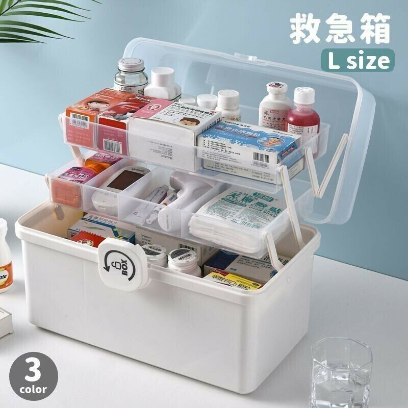 クリアカラーの上蓋で中が見えやすく使い勝手抜群な救急箱。3段構造で収納しやすく、見た目もかわいらしいデザインです♪※中身の入った画像は使用イメージです。実際の商品には薬・小物等は付属しておりません。※Sサイズ/Mサイズも別ページにて販売中で...