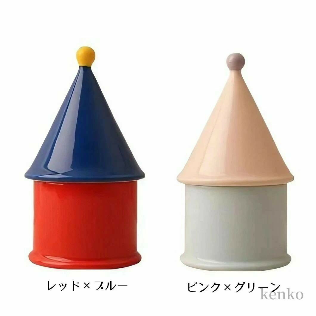 三角屋根のデザインがかわいい小物入れです。ボールが付いた蓋は、ホコリが入らず衛生的です。爪楊枝や歯間ブラシケースとして、また小物やアクセサリー入れにもいいですね。素材：陶器サイズ：直径約7cm、高さ約13cm、口径約4cm※見本画像の小物等...