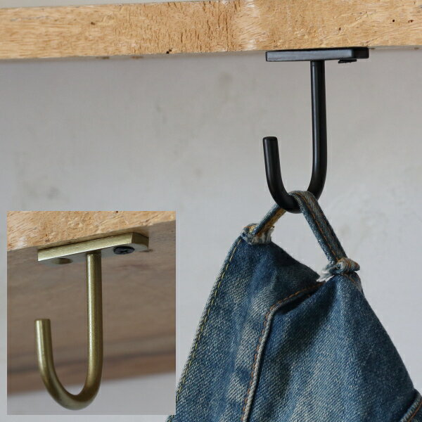 商品説明サイズ幅約4.5cm*奥行約:4.3cm*高さ約:6.7cm 重さ:約40g取付部の厚さ：約5mmネジ穴の径 ：約4mm ネジ穴の間隔 （穴中心?穴中心）約30mm※商品毎にバラツキあります材質アイアン　鉄 商品説明 ハンドクラフト...