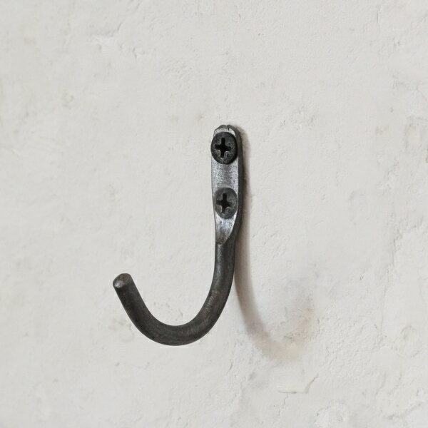 例えばキッチンだとクロス、玄関やリビングに帽子やバック。バスルームは、タオル。考えれば色々と使っているフック。それならおしゃれなほうが良いですよね。 商品説明サイズ 幅約:1cm*奥行約:3.8cm*高さ約:6cm材質アイアン 鉄 商品説明...