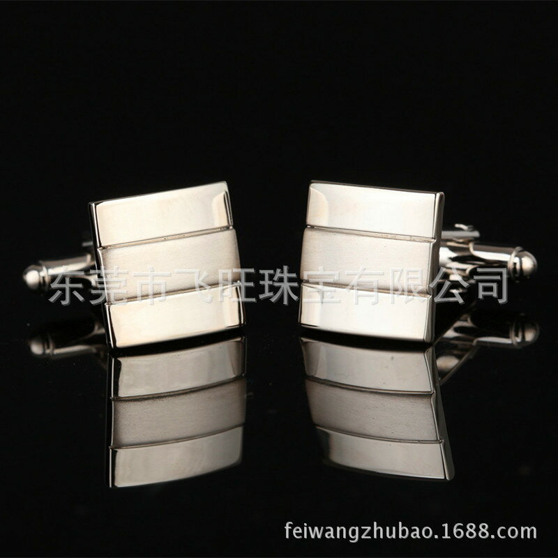 すぐに使えるクーポン配布中です、是非、よろしければ、まずは、クーポンを取得して下さい ■ 商品名 ： スクエア シルバー 銀 シンプル カフス ■ 付属品 ： カフス本体 / カフス 保存袋 / お手入れ 用 マイクロファイバークロス 1枚...