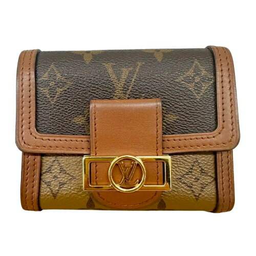 商品情報 ブランド Louis Vuitton ルイヴィトン ライン モノグラムリバース 型番 M68725 素材 レザー 幅 約12cm 高さ 約9.5cm 奥行き 約2.5cm 付属品 箱、保存袋、冊子 色 ブラウン 備考 金具剥がれ、...