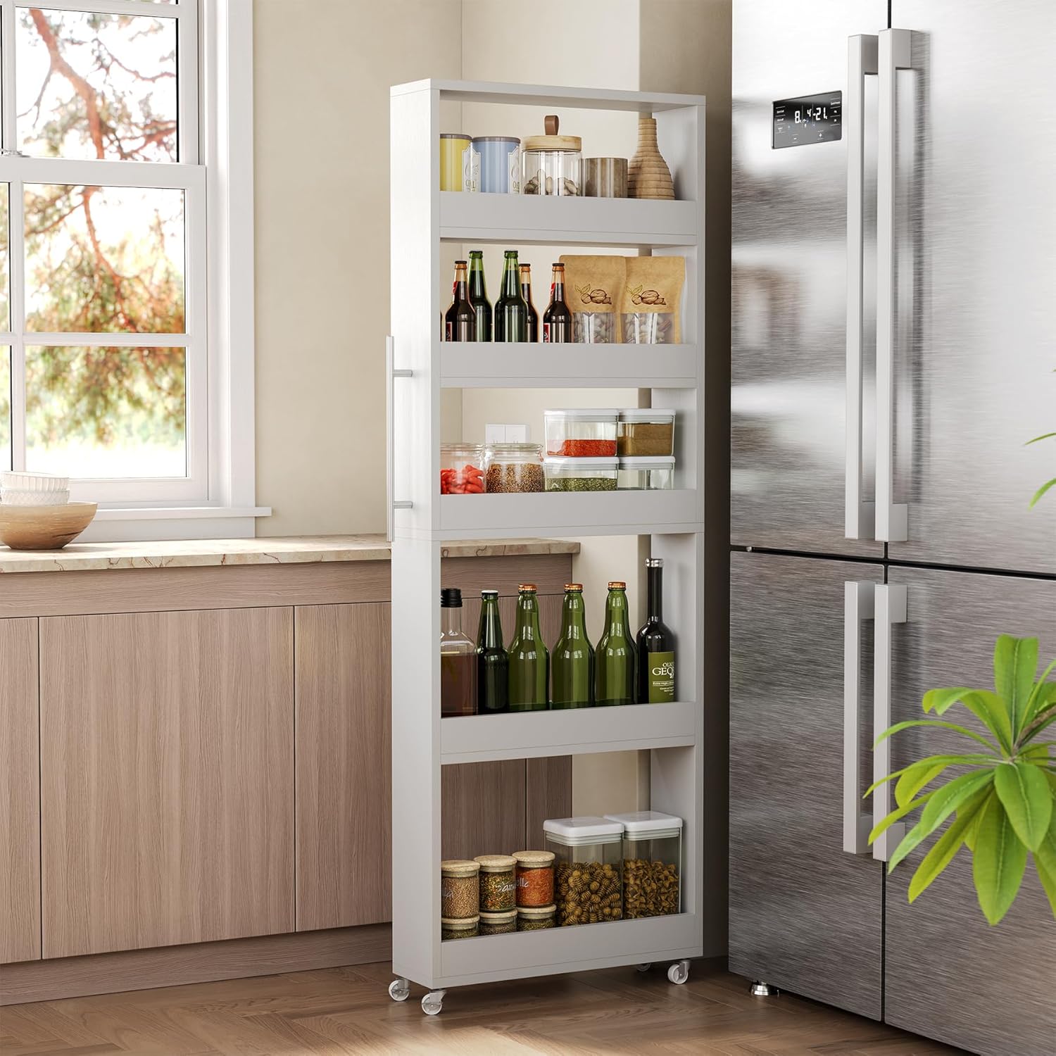 【スリムなのに大容量】 約15cmの隙間で使えるスリムデザインですが、ジャムやスパイスなどの小さなものから1.5～2Lのペットボトルまでラクラク収納できます。 【頑丈な天板】 天然木の優しさが感じられる素材。高級感が漂い、デザインのアクセン...