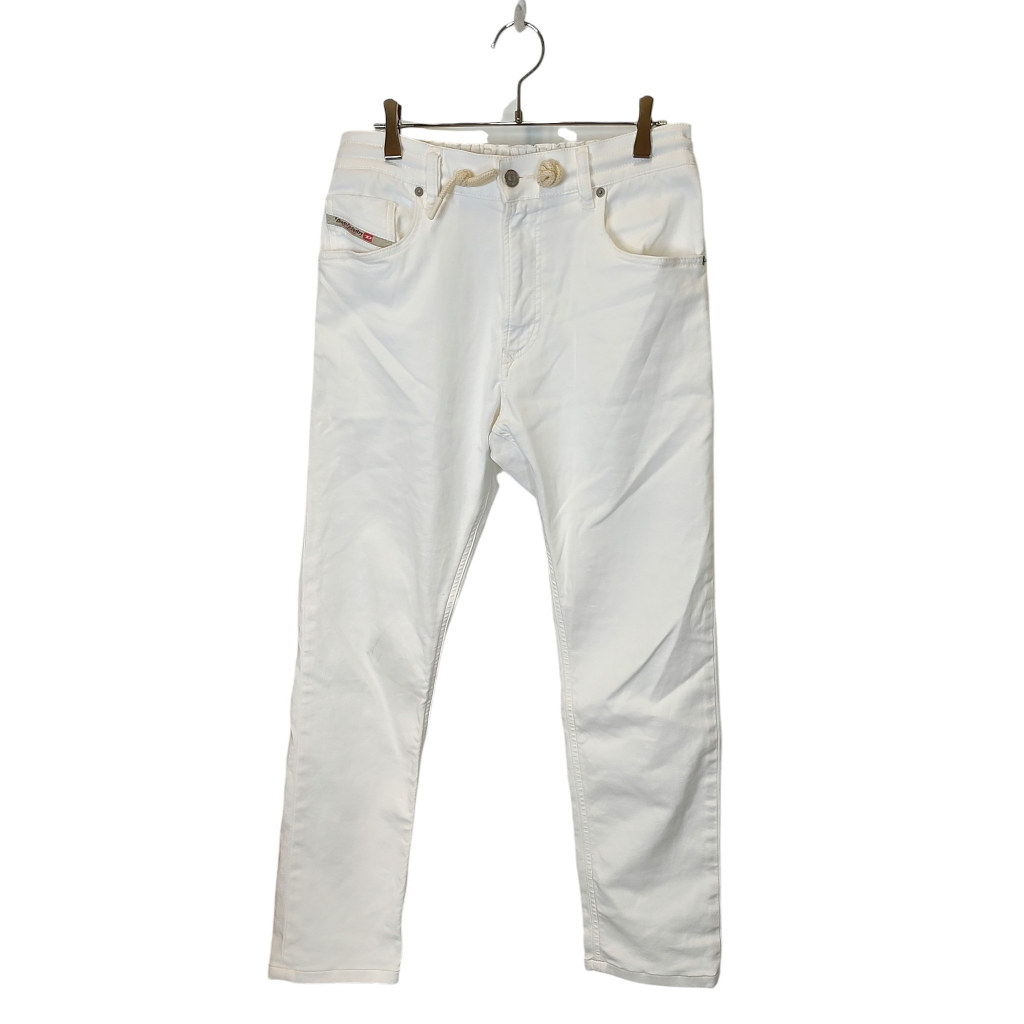 商品状態 コンディションランク コンディション詳細 ・前面左太腿部分小さなシミ ・右太腿部分汚れ ・背面数ヶ所小さな汚れ 商品コード ITTDD53LAUXK ブランド DIESEL ディーゼル アイテム名 2032 D-KROOLEY-B...