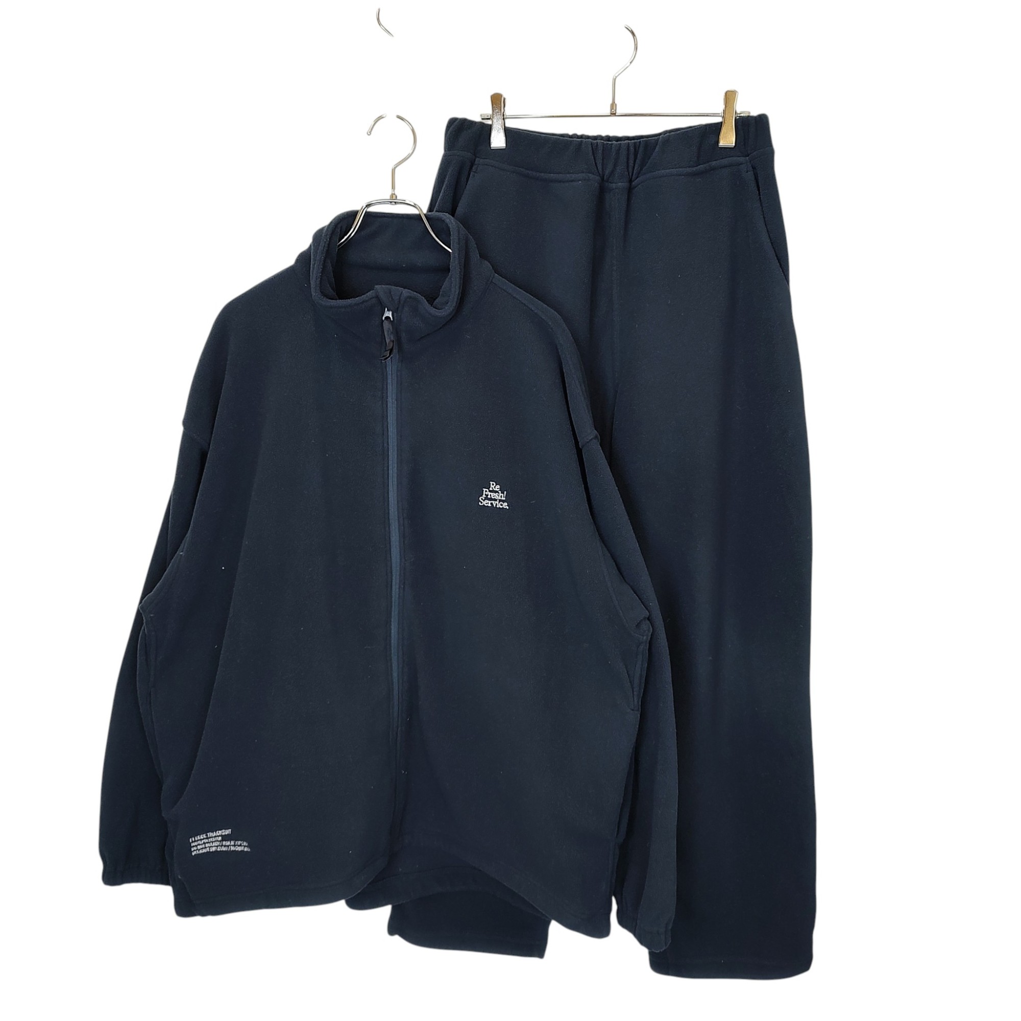 商品状態 コンディションランク コンディション詳細 ・パンツ：裾若干擦れ ・全体若干の毛羽立ち/若干の色褪せ 商品コード ITYMHZRILVA3 ブランド Fresh Service フレッシュ サービス アイテム名 FLEECE TRA...