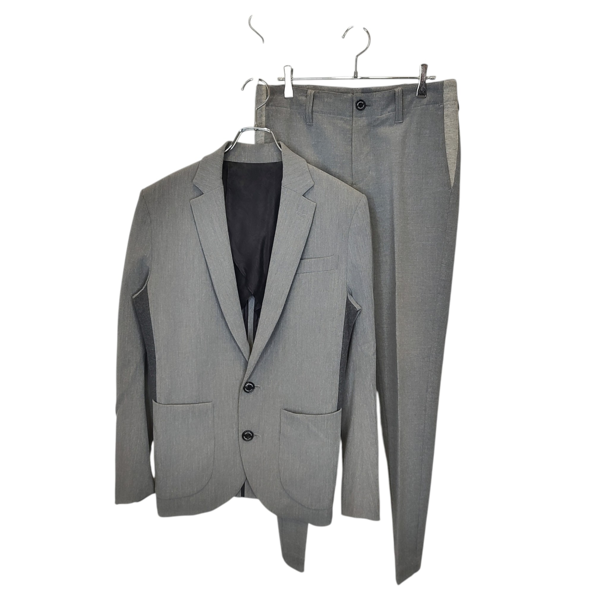 商品状態 コンディションランク コンディション詳細 JKT ・ 首回り、袖口裏 若干擦れ PANTS ・股部分、両太もも 薄い汚れ ・ウエスト周り 擦れ、一部ハンガー痕 商品コード IT9DJ6E2GTH4 ブランド 1PIU1UGUALE...