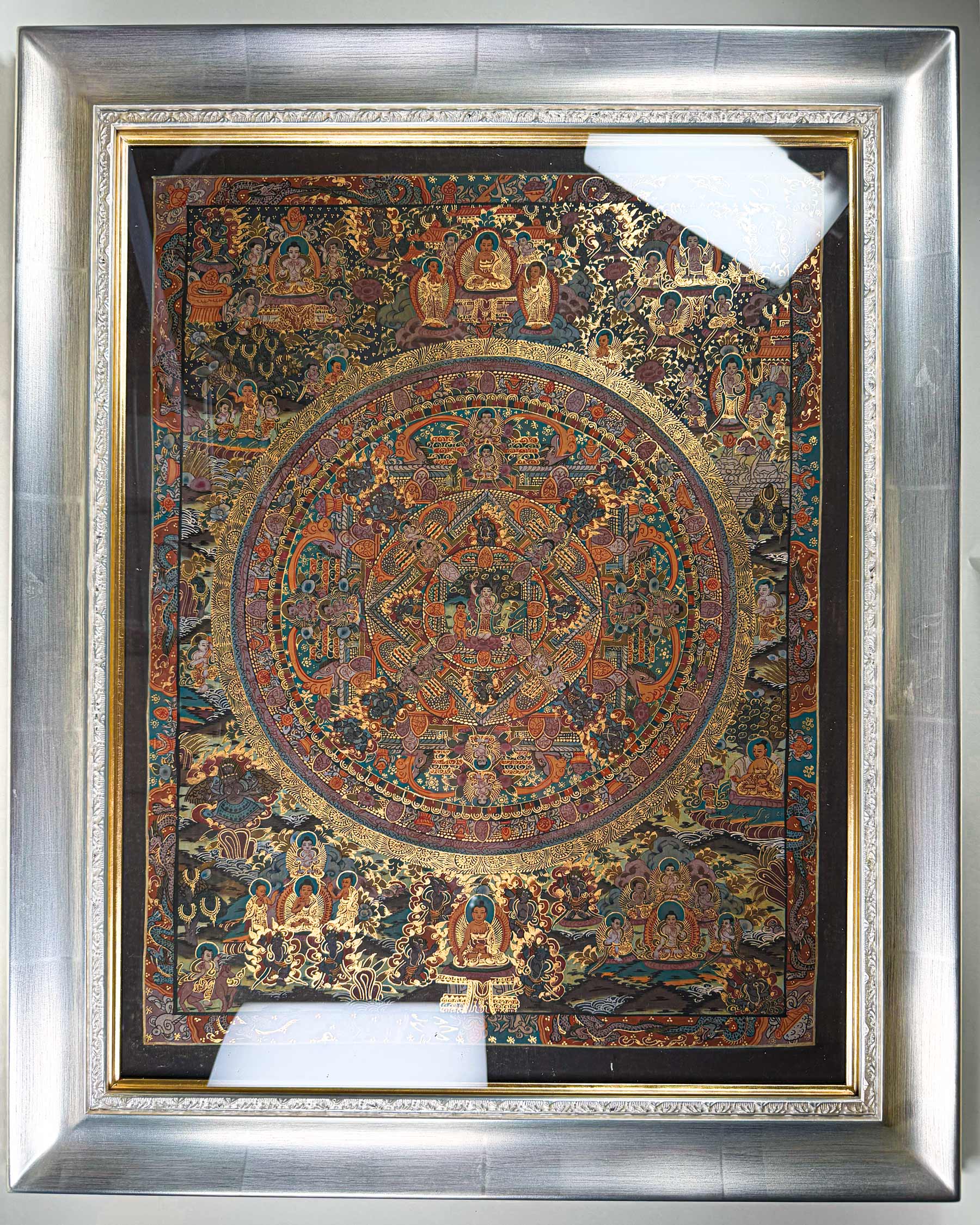 【曼荼羅（まんだら）とは】 曼荼羅は、古代インドを起源とする神聖な図像で、「宇宙の姿」や「心の中の世界」を象徴的に表したものです。 サンスクリット語の「mandala（マンダラ）」は、「円」「調和」「場」を意味し、そこには“すべてが一つにつ...