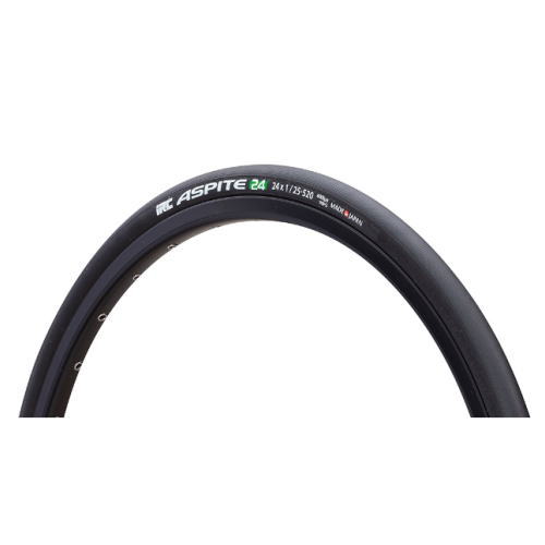 スペック■ジュニアロードサイズ■サイズ：24×1■ETRTO：25-520■ビード：スチール■クリンチャータイヤ■重量：240g特長スリックパターン採用の24インチジュニアレーシングモデル。（クリンチャー）キッズのレース〜サイクリングにおす...