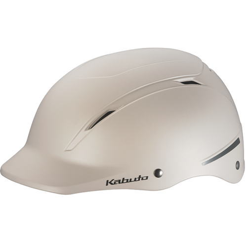スペック■サイズ表示 頭周のめやす：57-59cm■参考重量：480g■規格：自転車用・SGマーク認証品特長キャップスタイルでふだん乗り、e-bikeにもバッチリ。つば左側のKabutoロゴ、および後・側頭部には、車などのライトに反射し夜間...