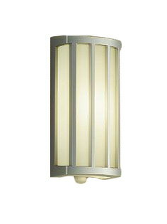 (LED内蔵)LED 6.8W電球色 2700Kプラスチック シルバーアクリル 乳白（マット）巾140 高285 出85mm1.0kg■点灯照度調節機能付（暗・明）■点灯保持時間60秒■AC100V■調光器併用不可14VA定格光束 380l...