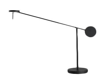 電源内蔵LEDモジュール付100V消費電力：11.3W調光可能黒艶消・樹脂（ポリカーボネート透明消し）重5.5kg調光タッチボタン付/調光率35〜100%スペイン製灯体可動形LED交換不可巾910 高520〜1170mm電球色（3000K）...