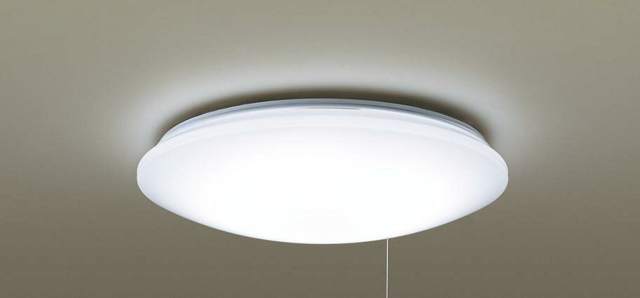 ●簡単にON/OFFの操作ができるプルスイッチ付き。◆LED（昼光色タイプ）◆色温度：6200 K◆光源寿命40000時間（光束維持率70％）◆幅：φ500 mm◆高：117 mm◆質量：1.8 kg◆器具光束：4299 lm◆電圧：100...