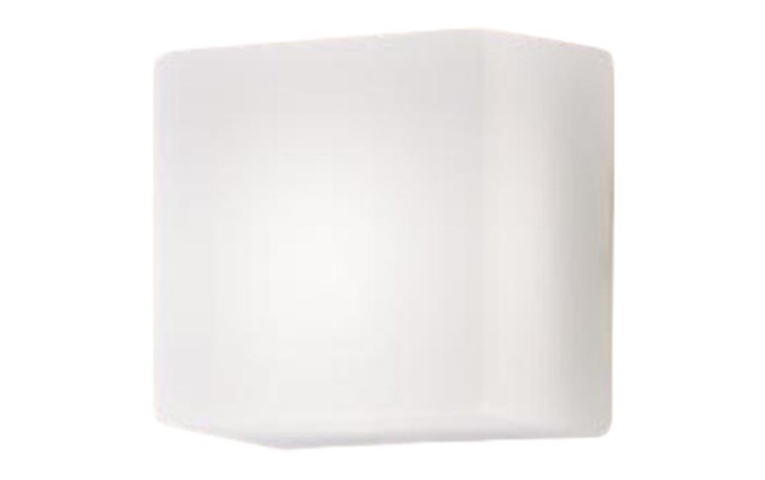 LED内蔵、電源ユニット内蔵LED（温白色タイプ）1個光源色温度：3500K幅：135mm高：135mm出しろ：90mm質量：0.5kg器具光束：461lm電圧：100V消費電力：6W消費効率：76.8lm/Wデザイン分類：Casual【ア...