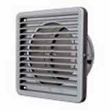 適用パイプ・ダクト寸法：φ100mm製品寸法：高さ155×幅155×奥行76mm防火ダンパー付ベントキャップ(ステンレス製・低圧損タイプ・角形ギャラリ付)■特長高いインテリア性でエクステリアにマッチ耐蝕性ステンレス(SUS304)粉体塗装仕...