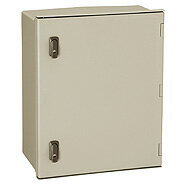 木製基板タイプ片扉材質：PC＋ABS樹脂屋内・屋外兼用ライトベージュ色※画像は代表型番です※電設資材につきましては、一個単位での販売ができない商品もございます。※画像は代表型番のものです。実際の商品の仕様とは異なる場合があります。【高性能】...