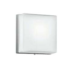 ◆建築空間に同化する意匠性を追求。シンプルでシャープな角型セードのブラケット。LED（昼白色）60W相当LED本体：アルミダイカスト・シルバー塗装セード：ガラス・乳白色消し●幅-□240 出幅-110mm 重-4.1kg●消費電力：7.6W...