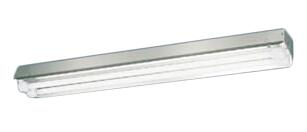 本体のみ、ランプ別売100-242V出力固定型電源ユニット内蔵幅215・長1245・高128・重3.7kg本体：ステンレス（クリア塗装）反射板：ステンレス（クリア塗装）注）調光はできません。注）直管LEDランプ取り付け時は、挿入方向を確認し...