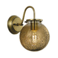 ガラスセードの模様を通して、きらめき感のあるあかりが空間に広がります。LED(電球色)色温度：2700K演色性：Ra80消費電力：2.1W光束：200lmランプ：LEDフィラメント電球2.0W（E26）本体：鋼・しんちゅう古美色メッキヘアラ...