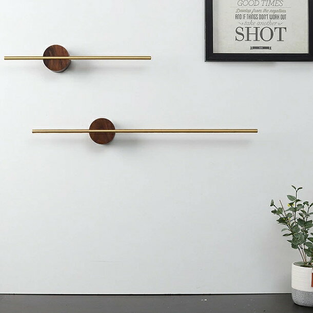 商品情報 素材/材質 カラー1：ケヤキ、真鍮 カラー2：クルミ木材、真鍮 サイズ/寸法 40cm その他商品説明 木製ベース+真鍮棒+ネジ+樹脂カール ※天然素材を使用しているため、色合いや木目の出方などに個人差があります。 ※真鍮棒は生産...