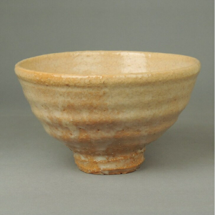 商品説明 サイズ 口径13.5cm×高さ8cm 素材 陶器 色 ベージュ 商品説明 萩焼・伸郎作井戸茶碗、木箱入り。萩焼 伸郎作 抹茶碗 送料無料 萩焼・止原伸郎作・井戸茶碗。 2