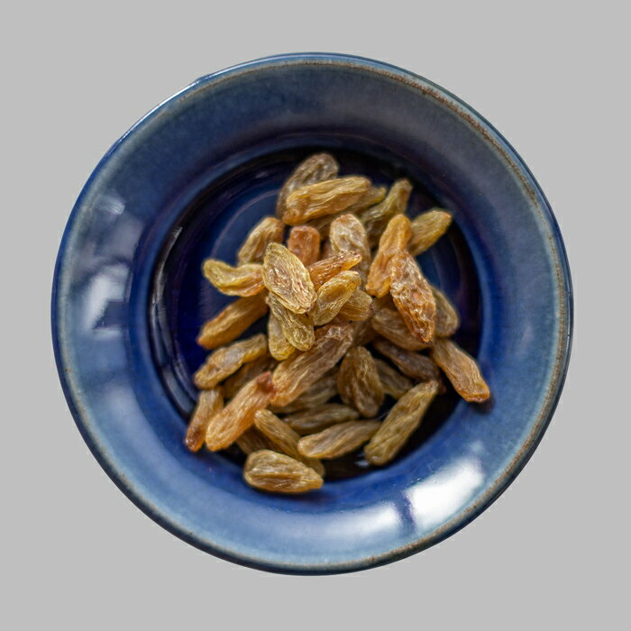 名称：ドライフルーツ原材料名：レーズン（イラン産）内容量：124g賞味期限：パッケージに記載保存方法：高温多湿を避け涼しいところで保管してください販売者：有限会社　月ヶ瀬広島県広島市中区堀川町1−30 加工者：有限会社　月ヶ瀬広島県広島市東...