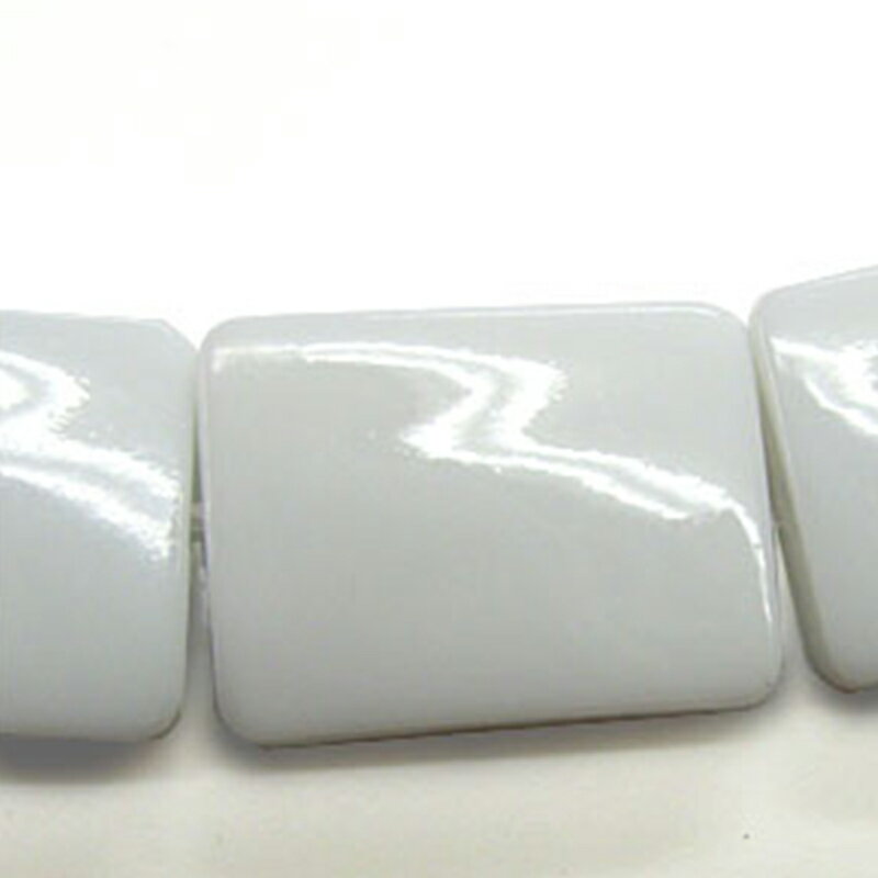 アクリル製品は管を通して型にアクリルを流して作成しますが、その管を切り離した際に傷のようなものが残る場合がございます。予めご了承頂いた上でご注文下さい。 気になる方はご注文前にお問い合わせ下さい。 アクリル製品はお客様のご希望の色に染めるこ...