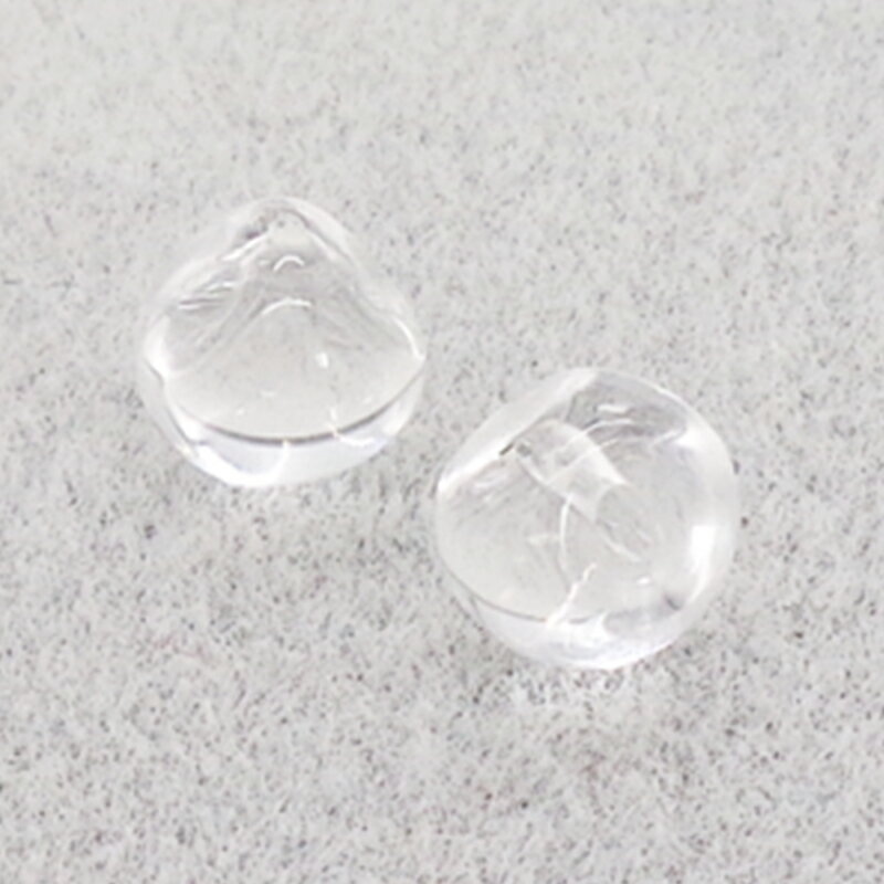 上部に通し穴が開いた、ドロップ型のパールビーズです。 テグスで編んでモチーフ作成や、ピアスやイヤリングにも最適です。