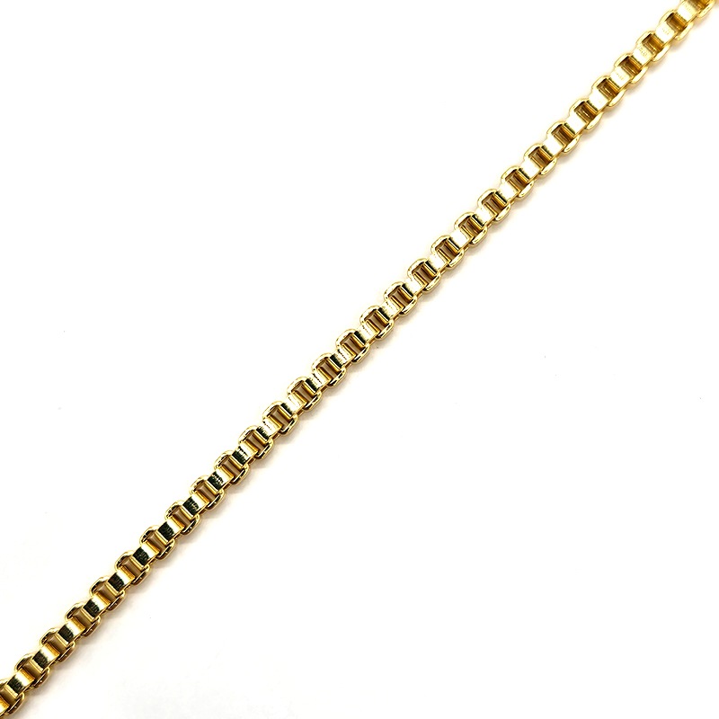 ベネチアンチェーンです。 【サイズ】 太さ：約3mm 線径：約2mm チェーンはメッキ加工のため2～3営業日ほどお時間をいただきます。 在庫切れになっている商品や大口注文・ネックレス加工をご希望されるお客様はお気軽にお問い合わせください。 ...