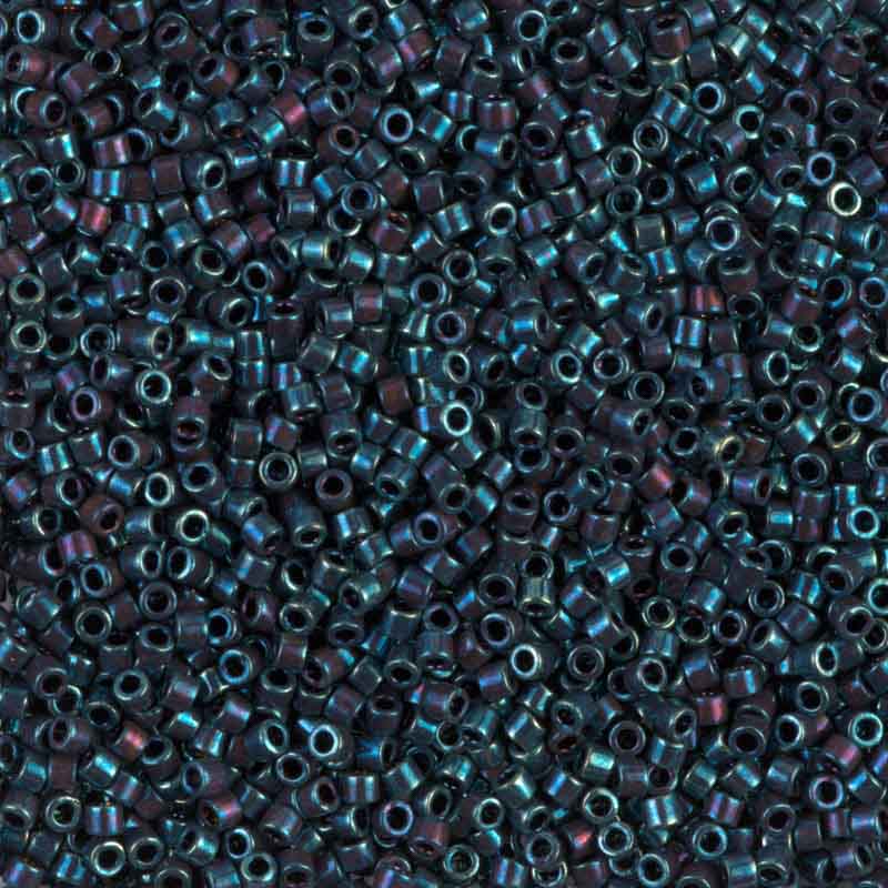 【サイズ】11/0外径：約1.6mm 穴の大きさ：約0.8mm 糸が通りやすいよう穴が大きめであり、ガラスの部分が薄く軽いビーズです。 ビーズ織り・ビーズステッチに適しています。 ※製造ロットにより、同じ品番でも多少の色違いが生じる場合があ...