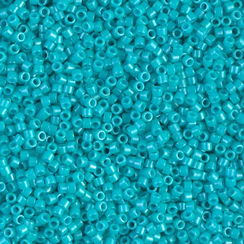 【サイズ】11/0外径：約1.6mm 穴の大きさ：約0.8mm 糸が通りやすいよう穴が大きめであり、ガラスの部分が薄く軽いビーズです。 ビーズ織り・ビーズステッチに適しています。 ※製造ロットにより、同じ品番でも多少の色違いが生じる場合があ...