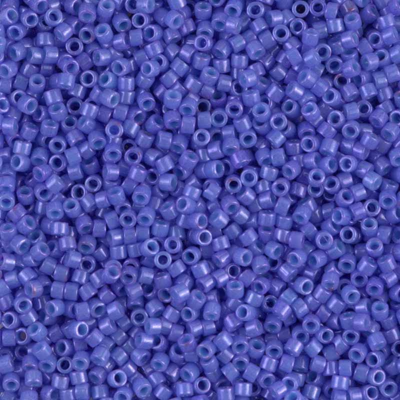 【サイズ】11/0外径：約1.6mm 穴の大きさ：約0.8mm 糸が通りやすいよう穴が大きめであり、ガラスの部分が薄く軽いビーズです。 ビーズ織り・ビーズステッチに適しています。 ※製造ロットにより、同じ品番でも多少の色違いが生じる場合があ...