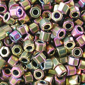 【サイズ】11/0外径：約1.6mm 穴の大きさ：約0.8mm 糸が通りやすいよう穴が大きめであり、ガラスの部分が薄く軽いビーズです。 ビーズ織り・ビーズステッチに適しています。 ※製造ロットにより、同じ品番でも多少の色違いが生じる場合があ...